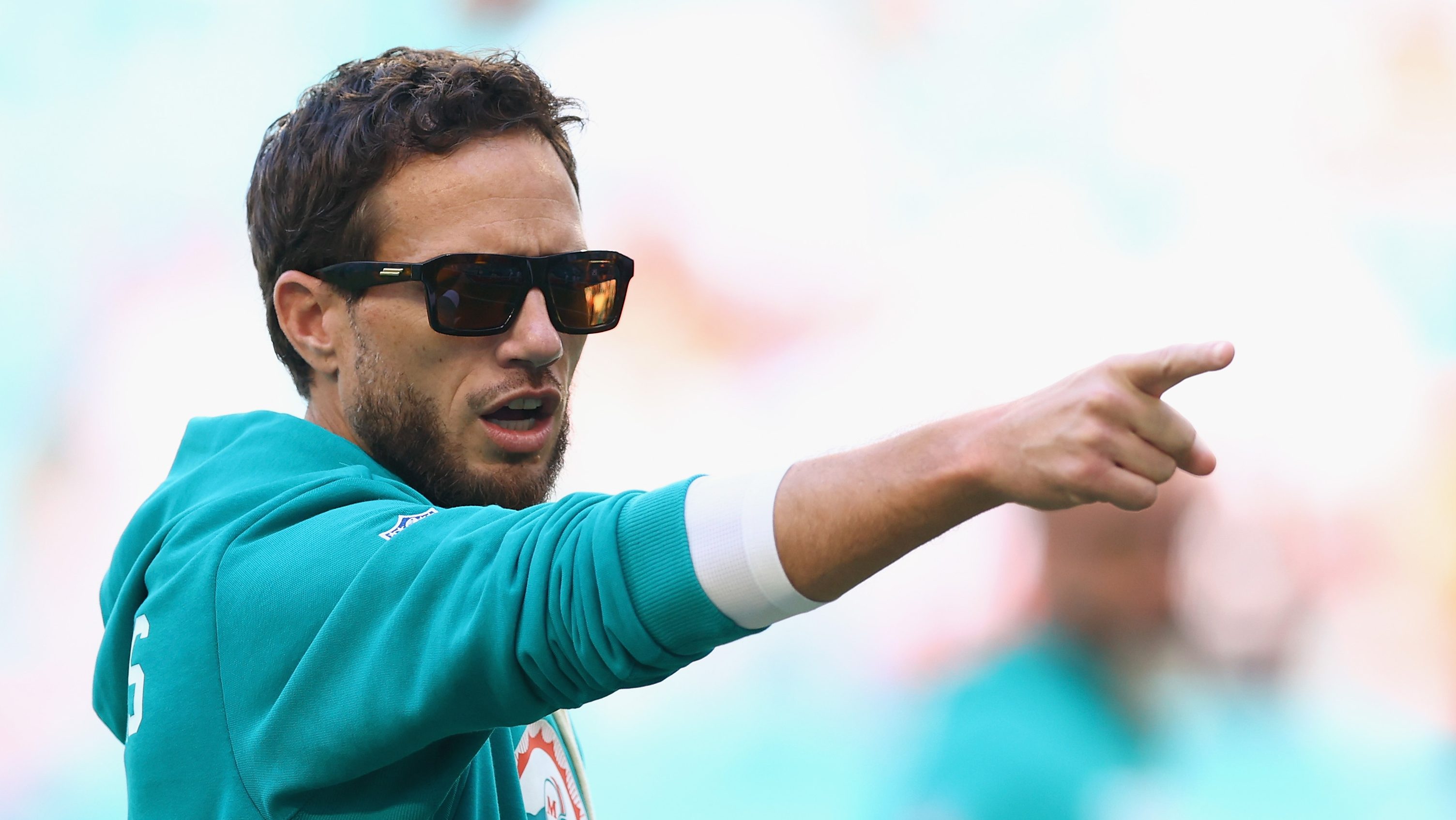 Falcons interview ex-Dolphins head coach Mike McDaniel