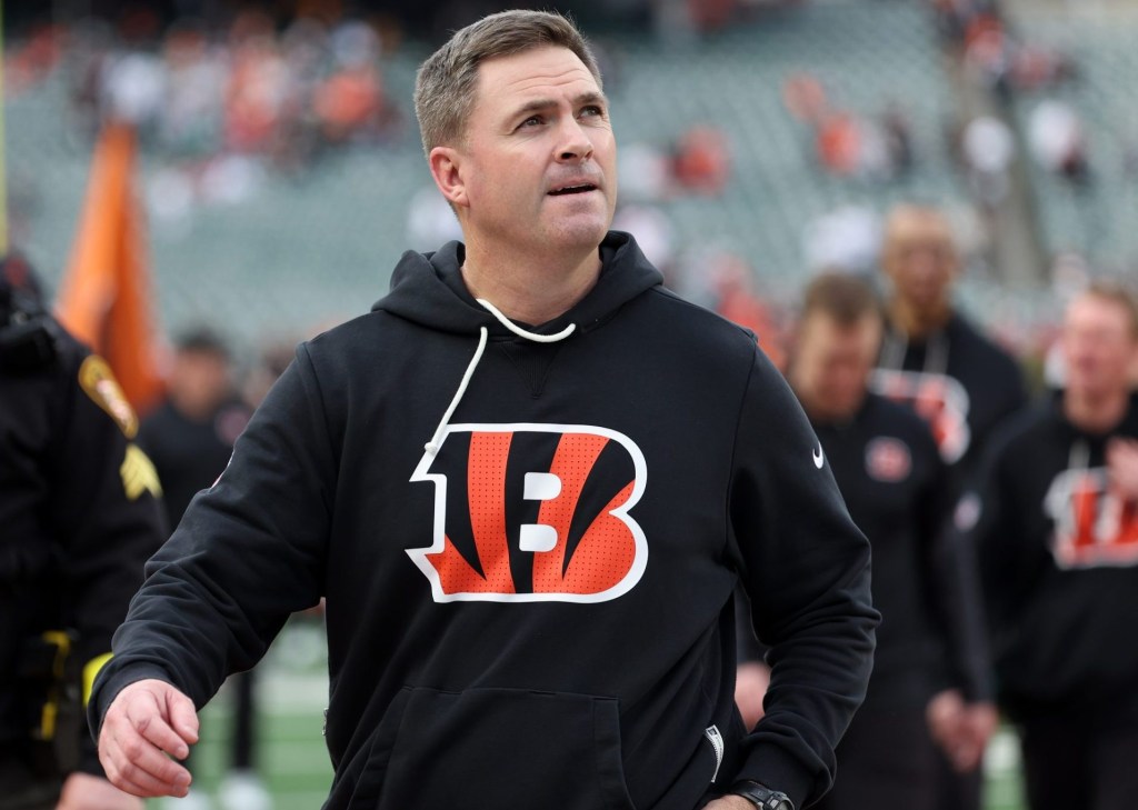 NFL coach and GM tracker: Dolphins fire Mike McDaniel