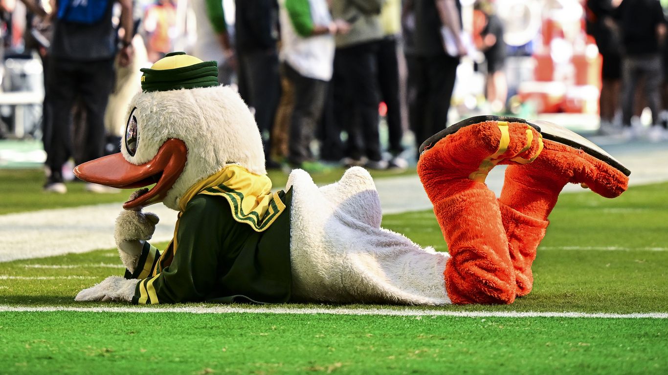 Oregon battles Indiana in must-win Peach Bowl semifinal