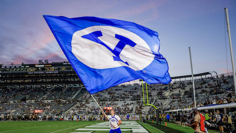 Orgeon wide receiver Kyler Kasper is transferring to BYU