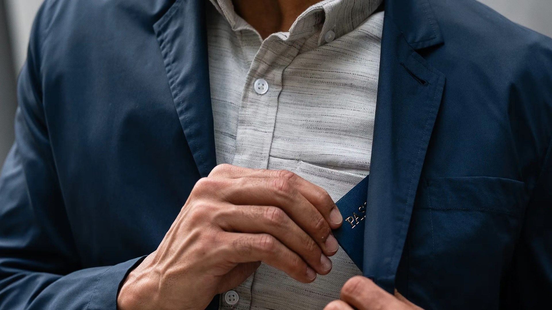 One of the Internet’s Favorite Travel Blazer Is More Affordable Than ...