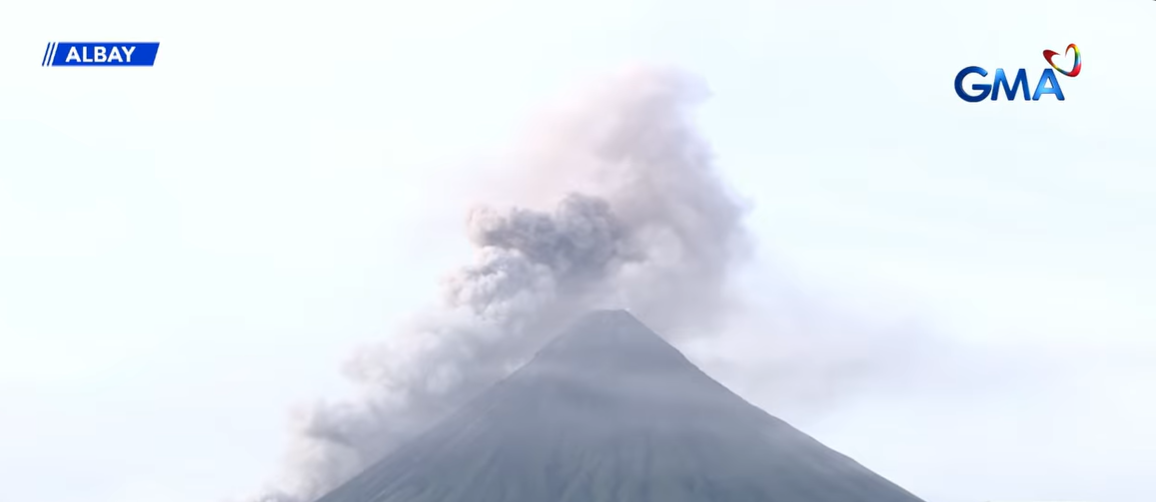 Despite ‘uson’, ashfall, Mayon Volcano continues to draw visitors