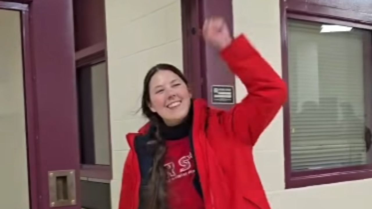 Kindergarten teacher is arrested live on air for criticizing Trump’s ...