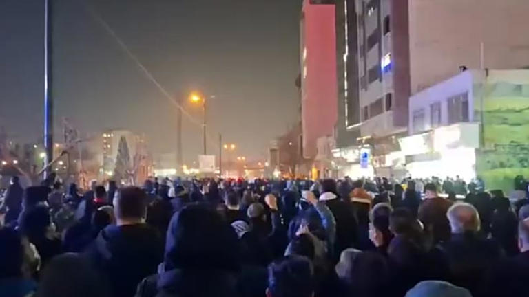 Iranian protests escalate as authorities cut internet and crackdown ...