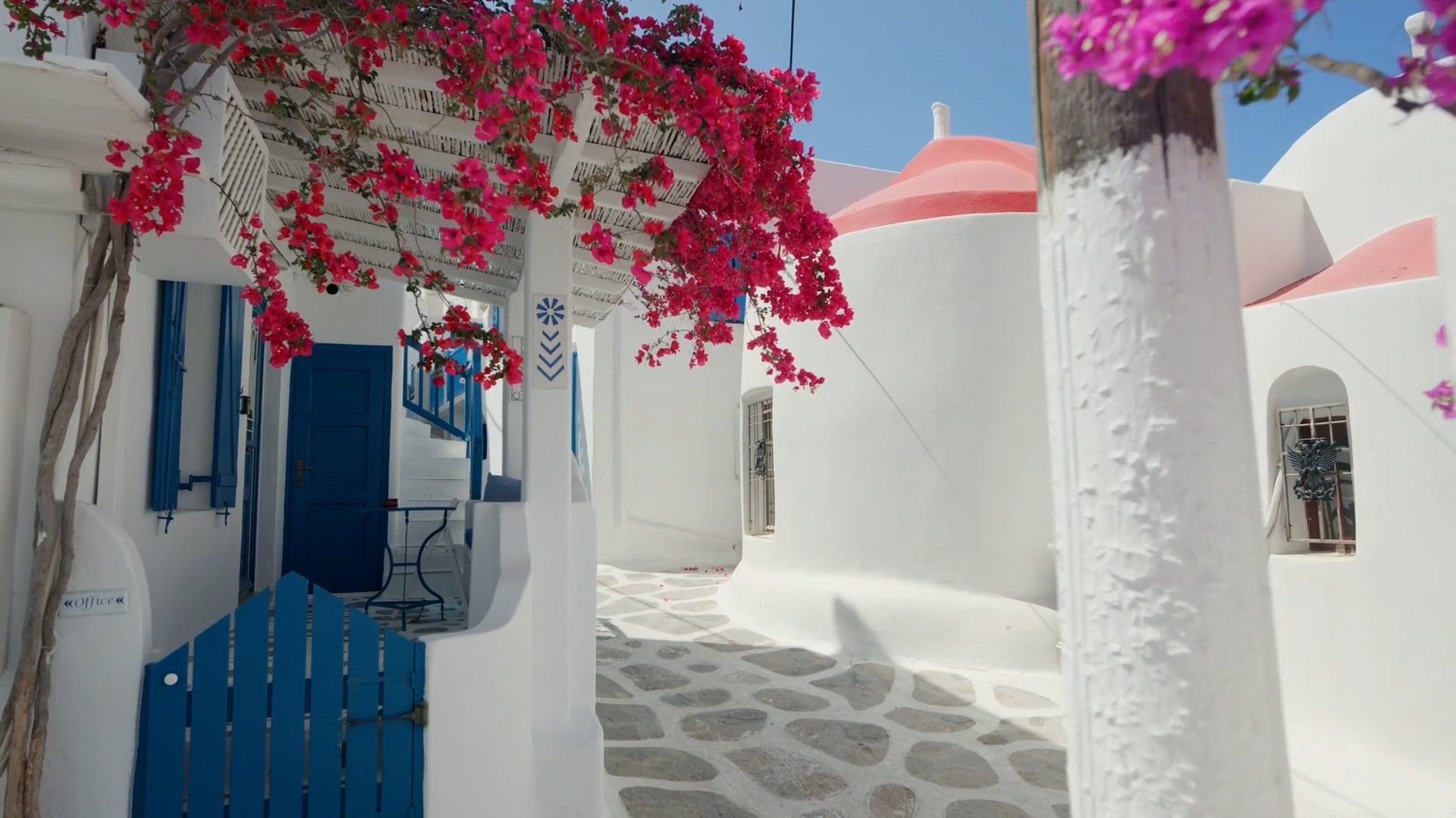 Americans trade high US costs for Greece living