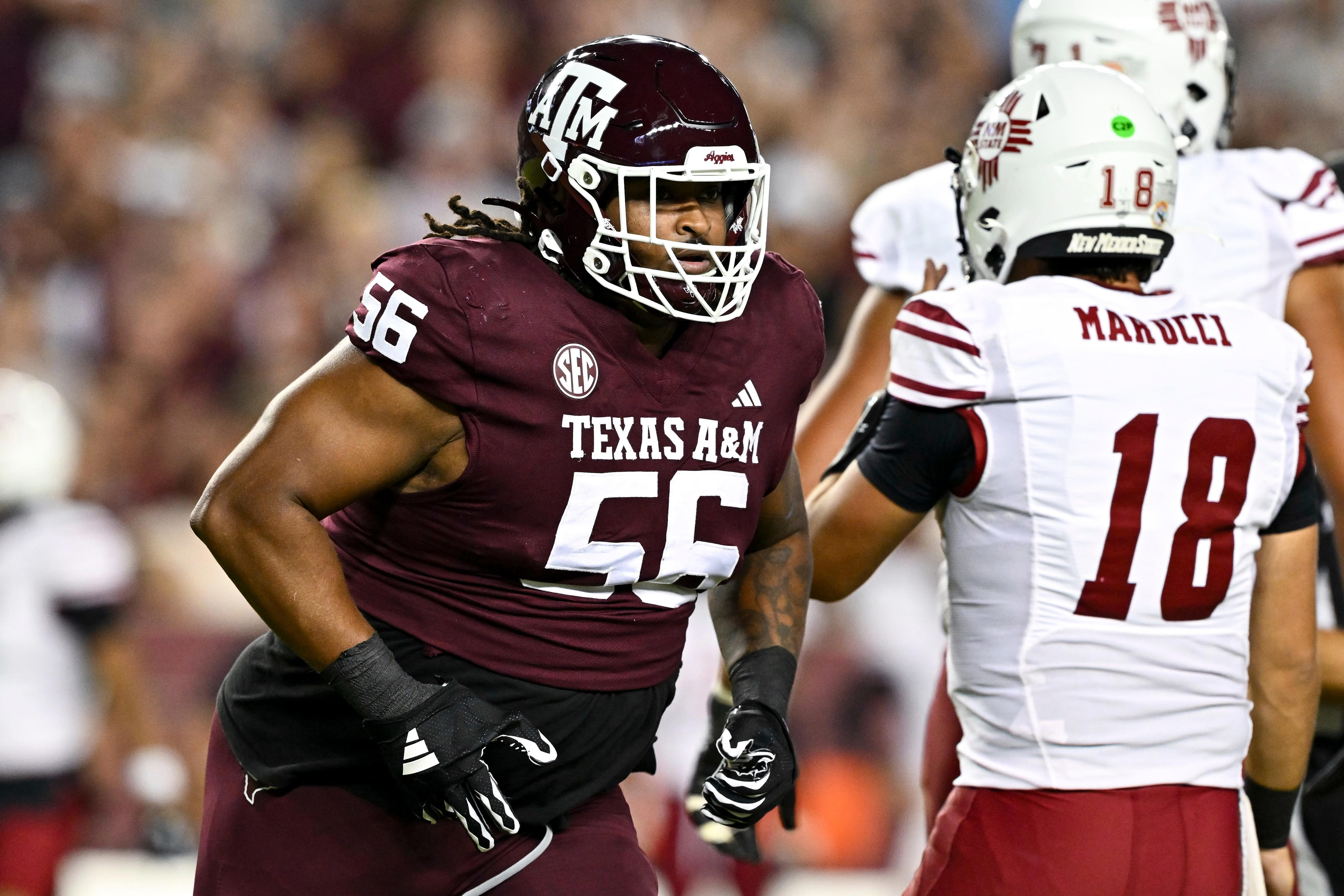 Texas A&M freshman defensive lineman enters transfer portal