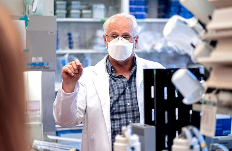 Top coronavirus researcher Ralph Baric will retire from UNC-Chapel Hill