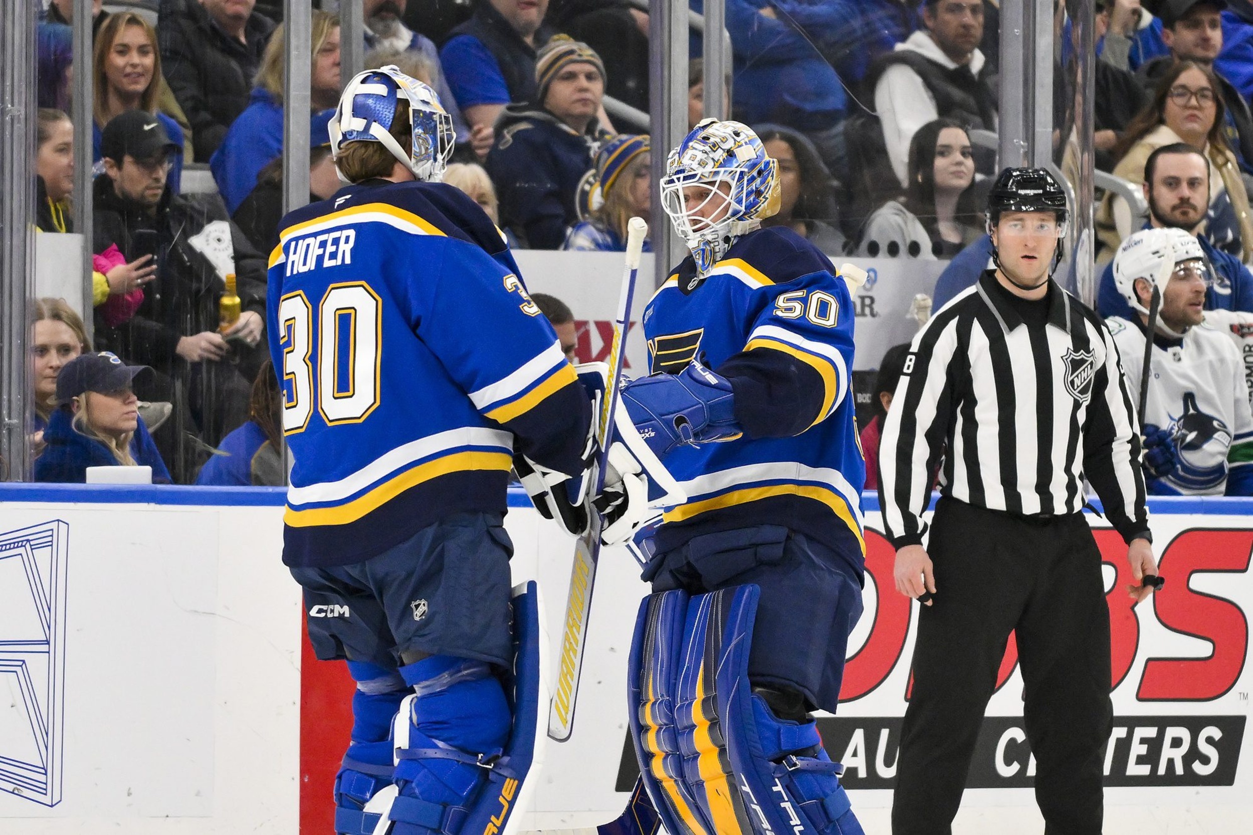 Blues’ Binnington refuses to be pulled during 7-3 loss while Hofer ...