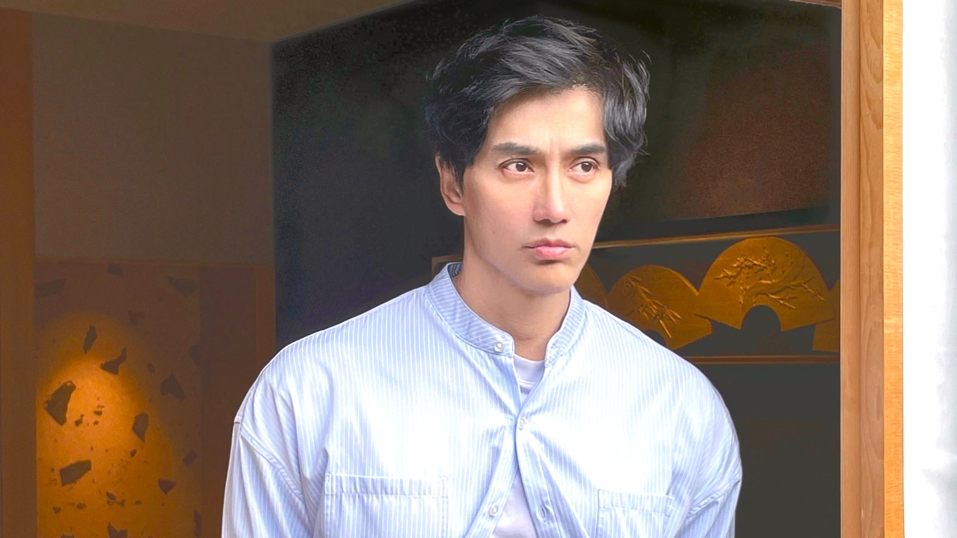 À 59 ans, l’apparence de ce mannequin fascine