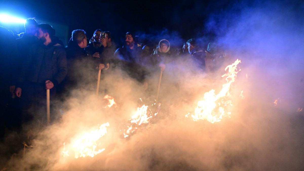 Θήβα: Άνοιξε ο δρόμος μετά την ένταση στο αγροτικό μπλόκο