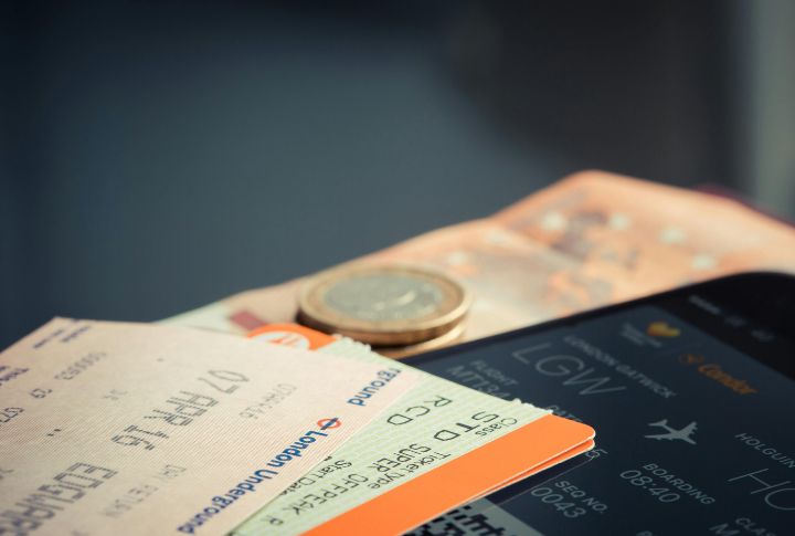 15 reasons why wealthy flyers actually book economy class