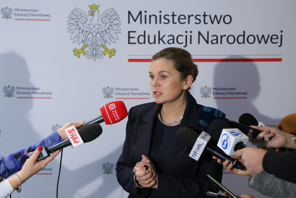 Nowacka: widzimy liczbę konfliktów dotyczących strojów uczniów, muszą ...