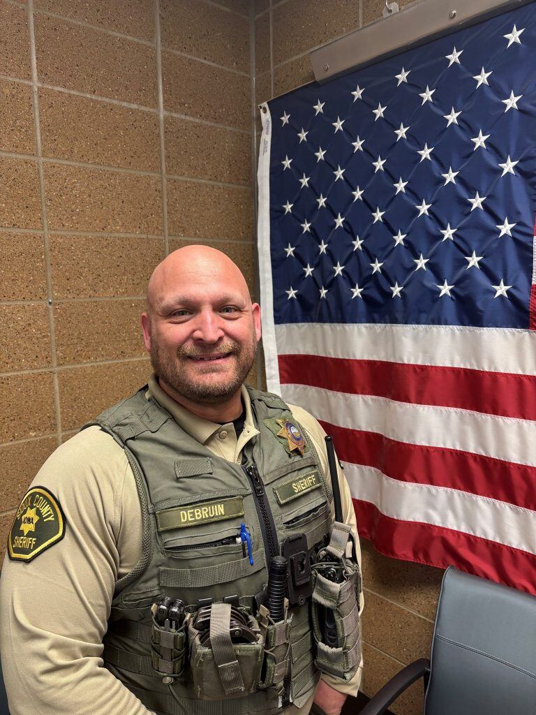 Justin De Bruin promoted to Sioux County chief deputy