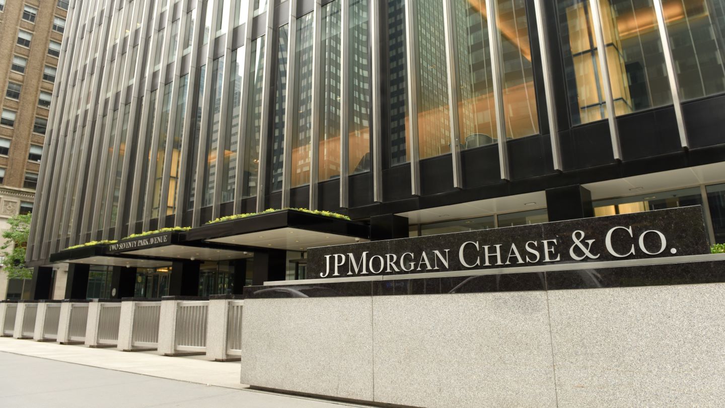 JPMorgan abandons proxy advisers and turns to AI