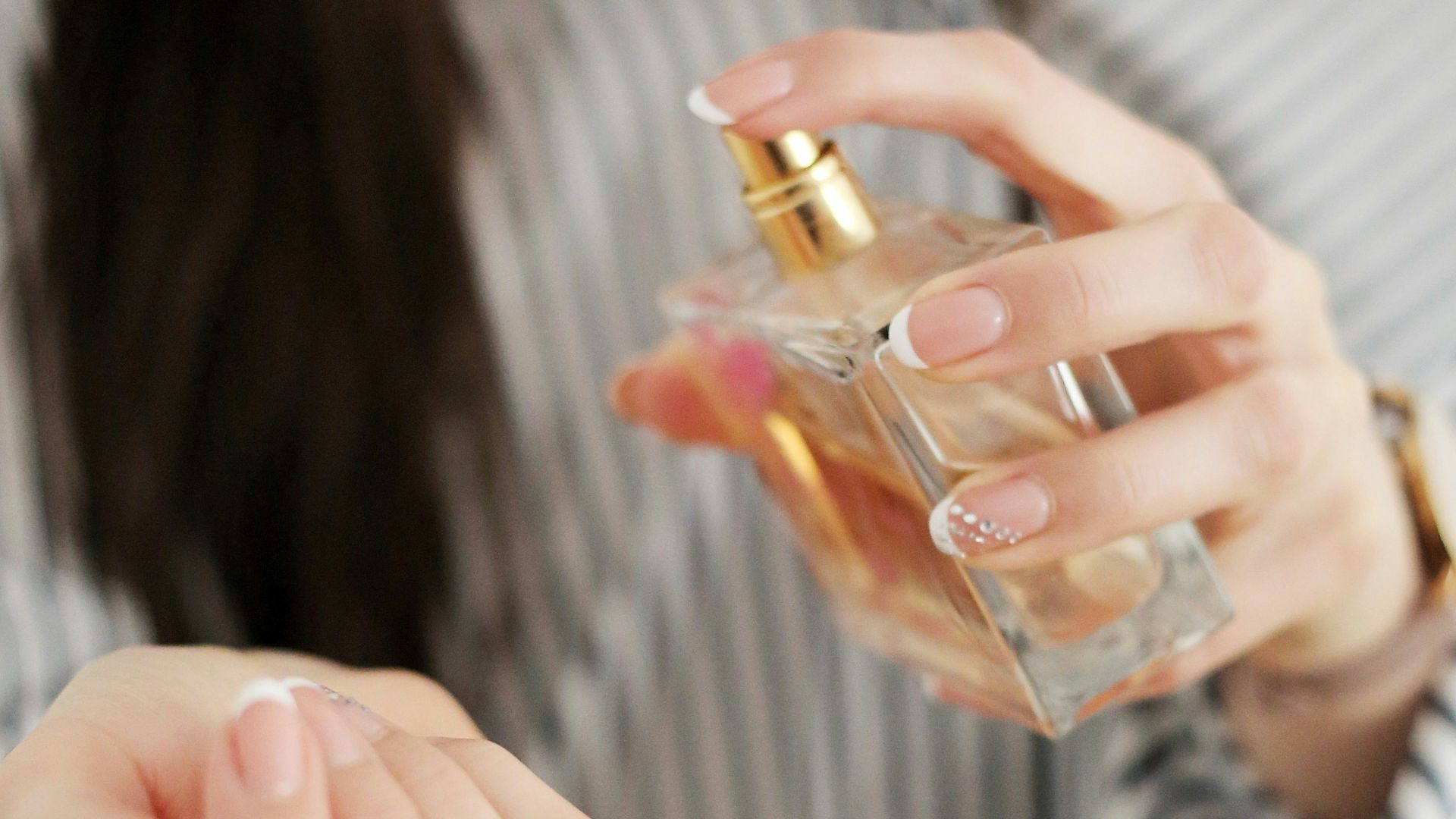 10 perfumes that last all day & 10 that can't go the distance
