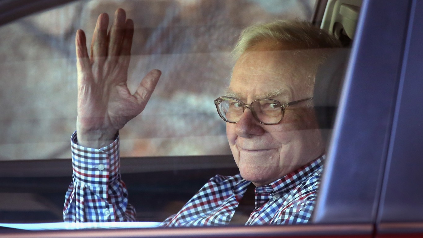 As a concerned Warren Buffett exits, his 4 safest dividend stocks are ...