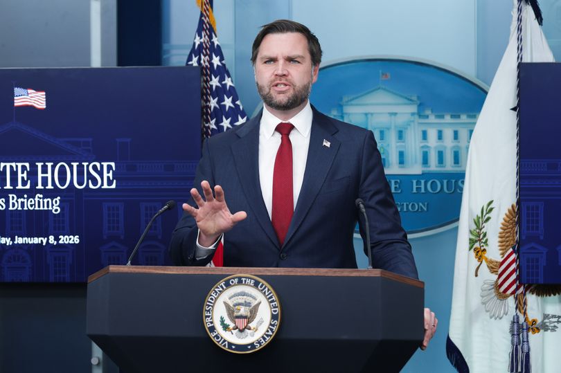 CNN reporter defends Minneapolis ICE shooting headline after Vance ...