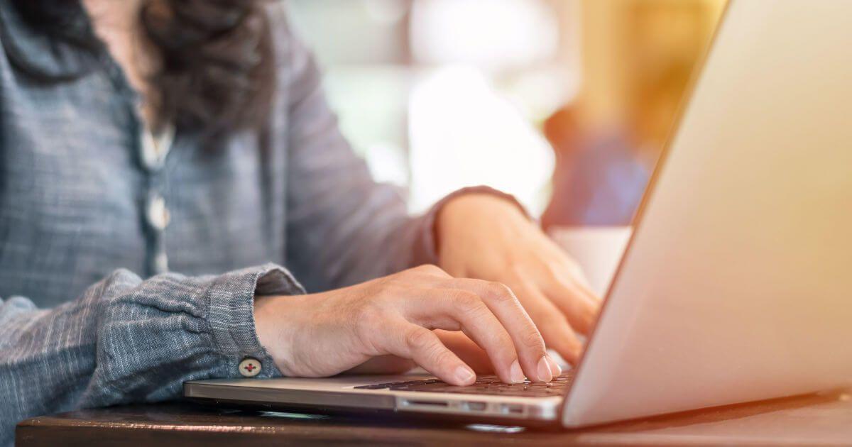 Cómo crear y gestionar políticas de aislamiento en Windows Sandbox