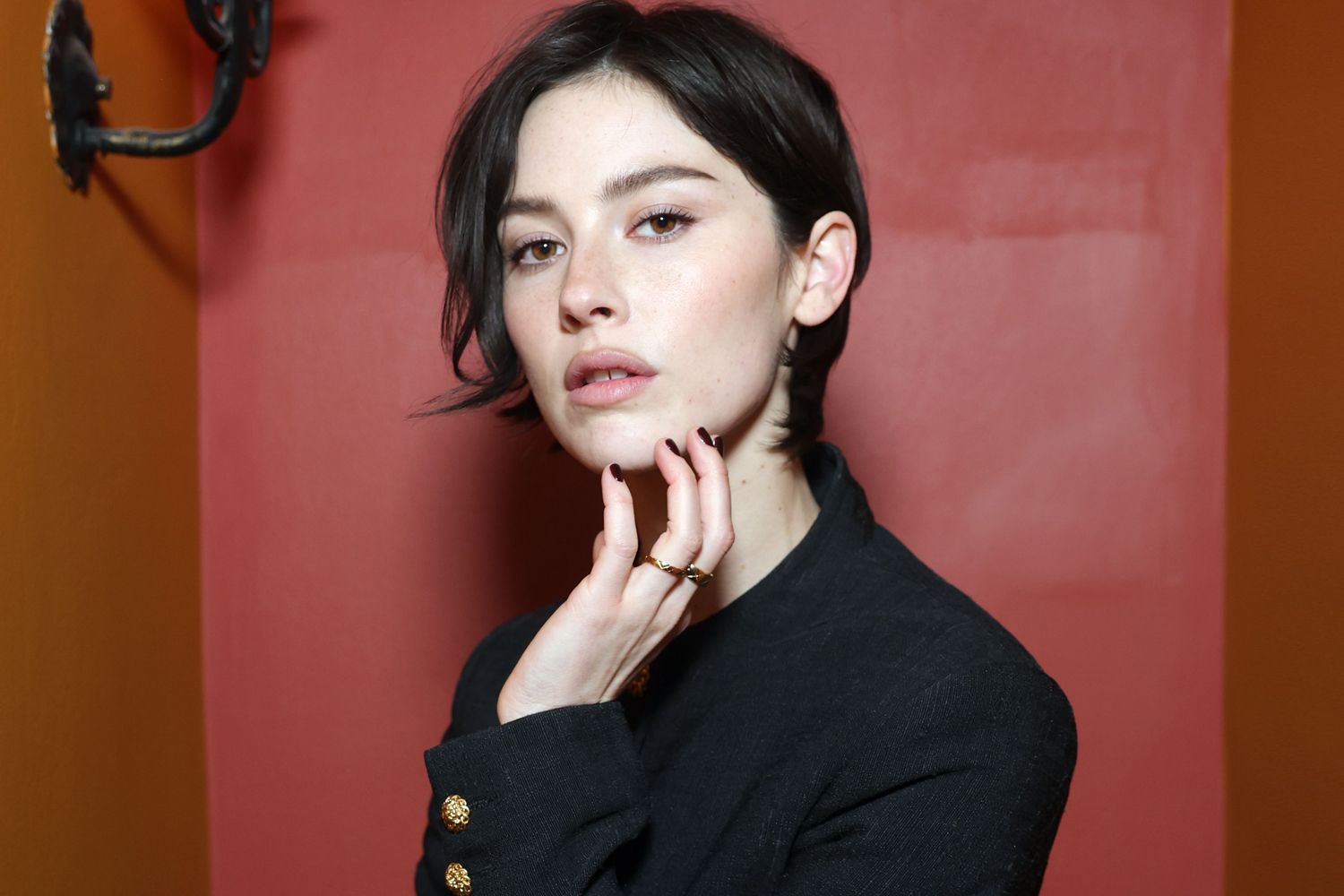 Why Gracie Abrams wanted to ‘collectively reflect’ with friends on New ...