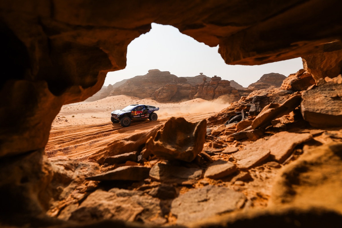 Dakar 2026, stage 5: Ford strikes back to win but Toyota maintains lead