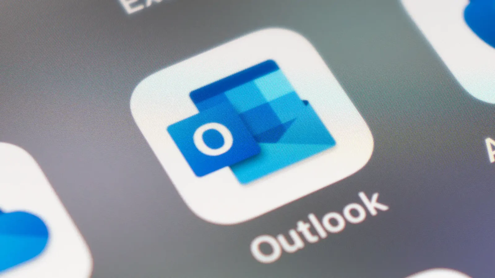 Microsoft confirms bug with encrypted emails in classic Outlook app