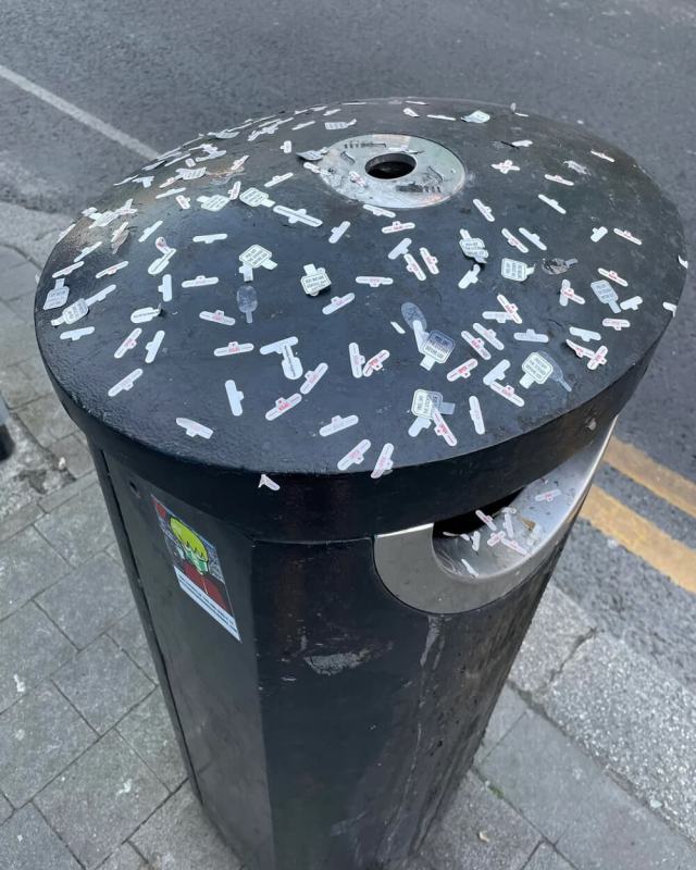 Passerby shares photo of perplexing trend sweeping city streets: 'They ...