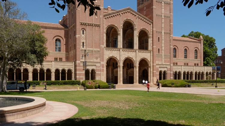 UC enrollment tops 300,000 for first time as in-state student numbers ...