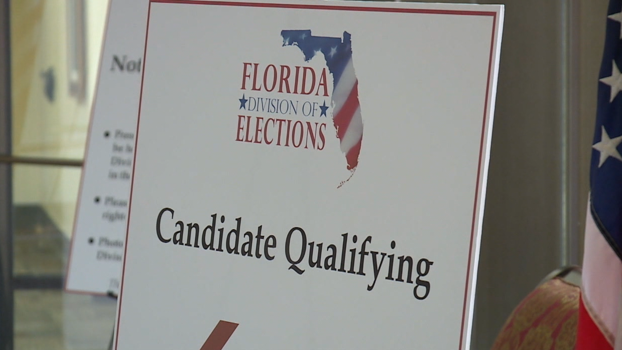 Florida governor calls special session to redraw congressional map