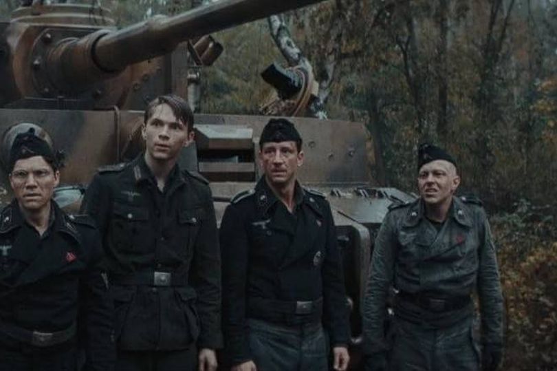 'Absolutely incredible' war movie that hooks viewers immediately ...