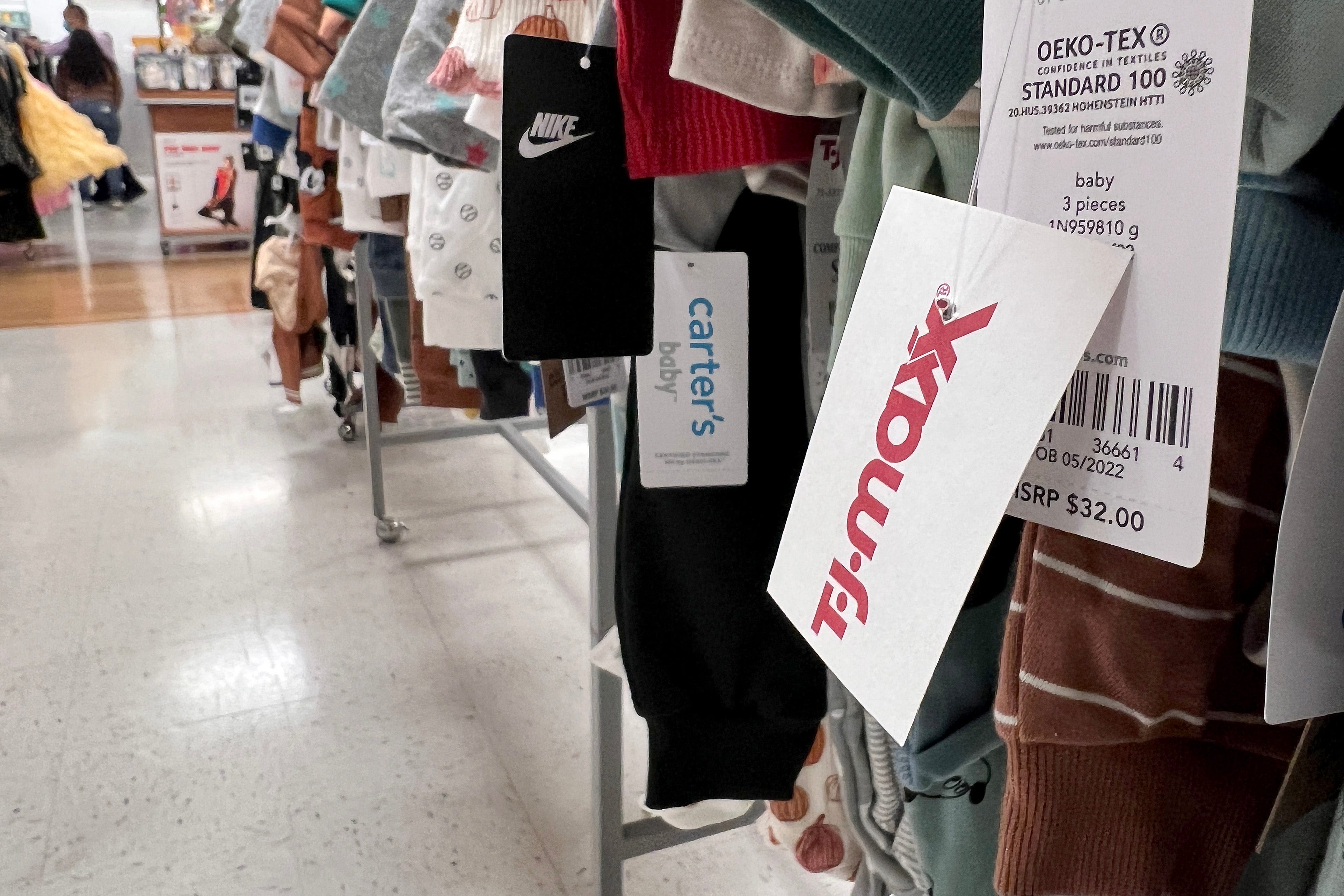 Retailer TJ Maxx planning to open Near North Side store
