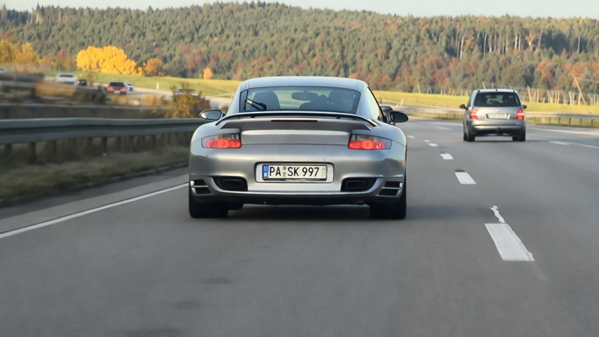 BMW M3 follows Porsche 911 Turbo at high speed