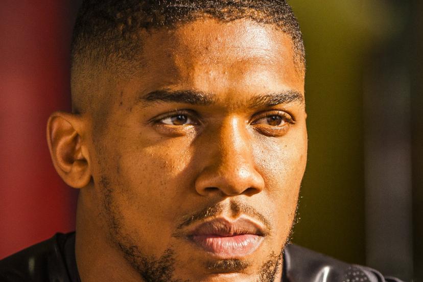 Anthony Joshua rend hommage à ses deux proches morts dans un accident ...