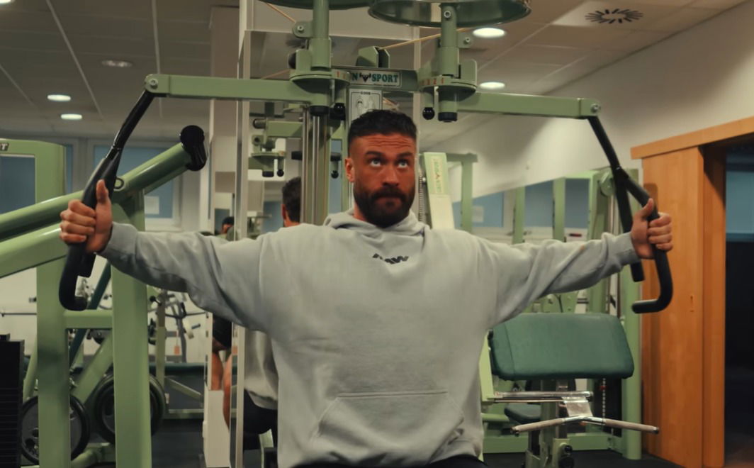 Chris Bumstead's old school chest workout methods for broader gains