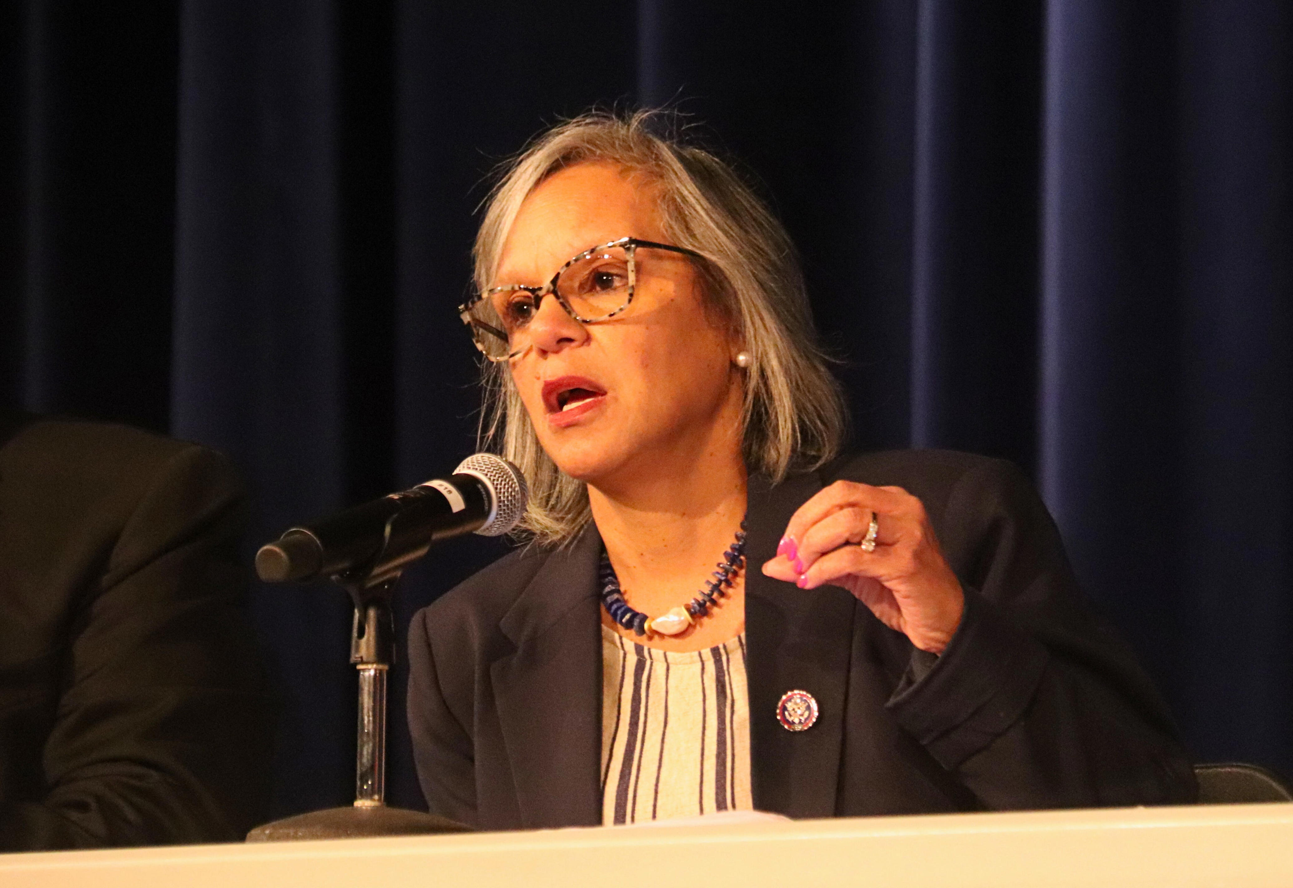 Robin Kelly blasts Noem: "I've had enough" after deadly shooting