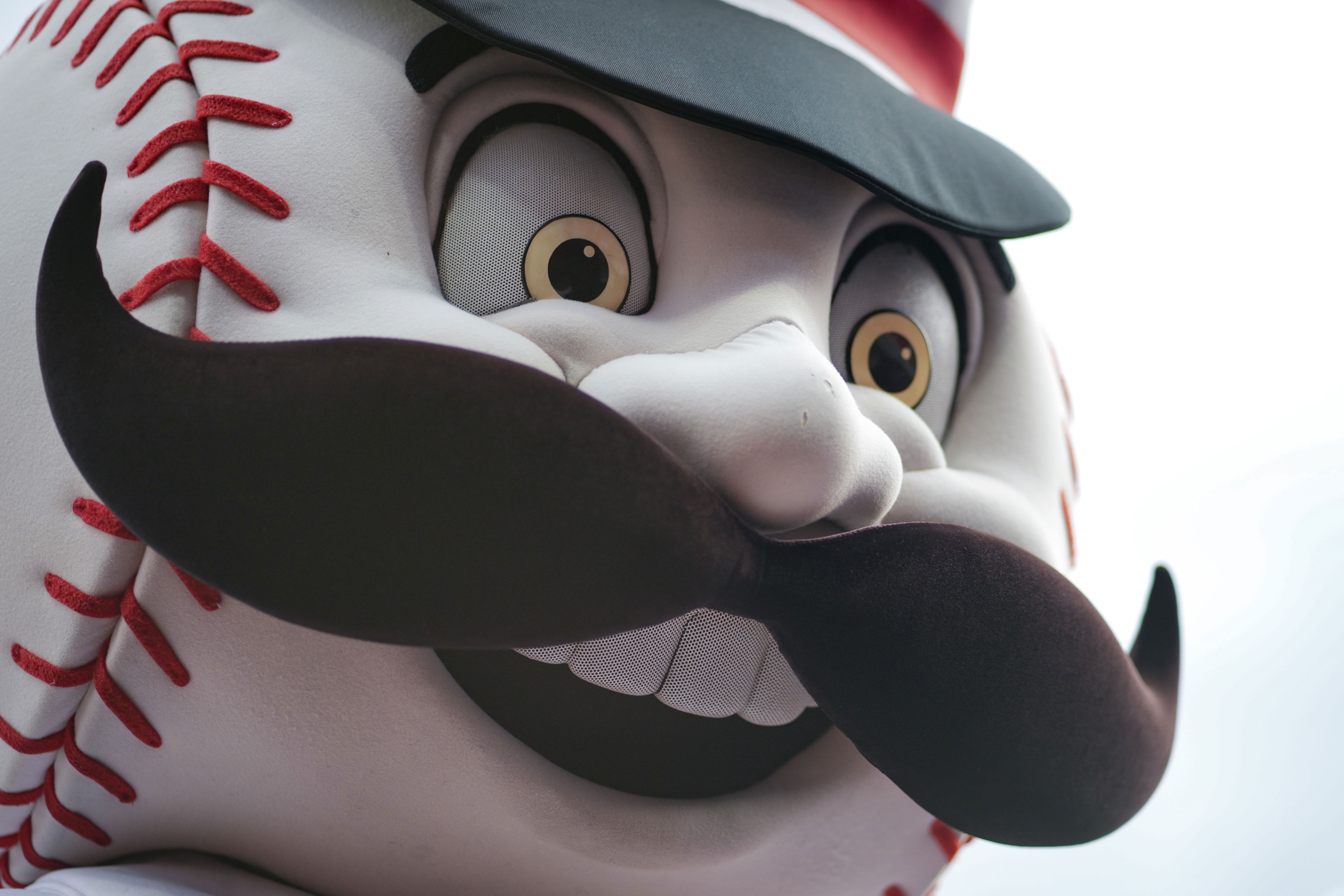 Cincinnati Reds arbitration filing deadline tracker