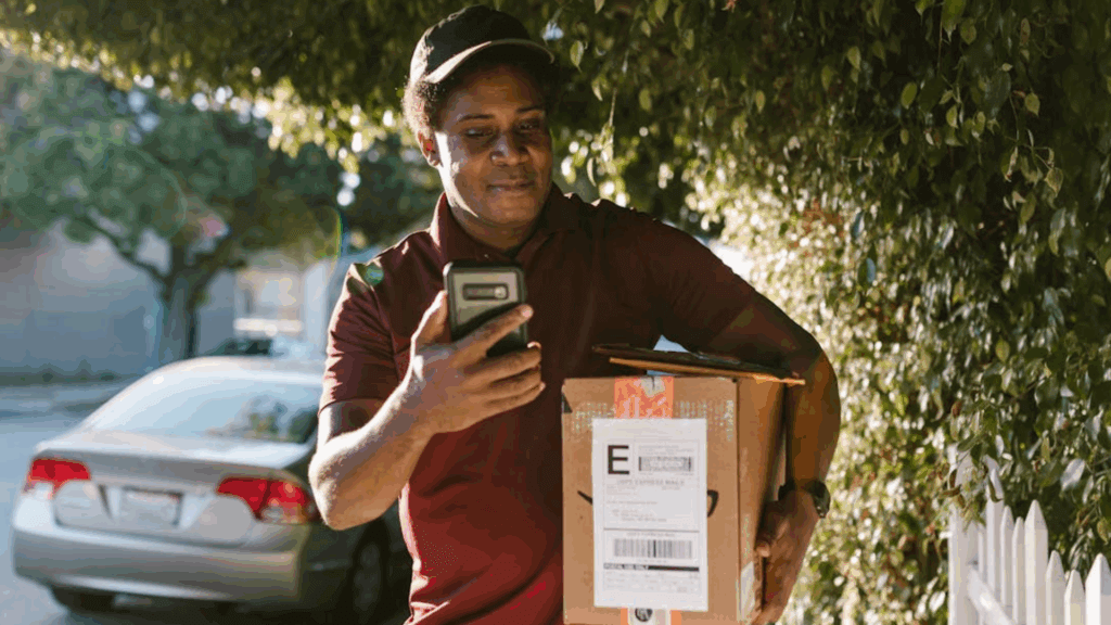 Amazon ends USPS partnership after $9.5 billion loss, affecting 100,000 ...