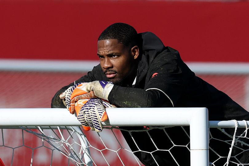 Chelsea target close to signing £5m contract as transfer saga finally ...