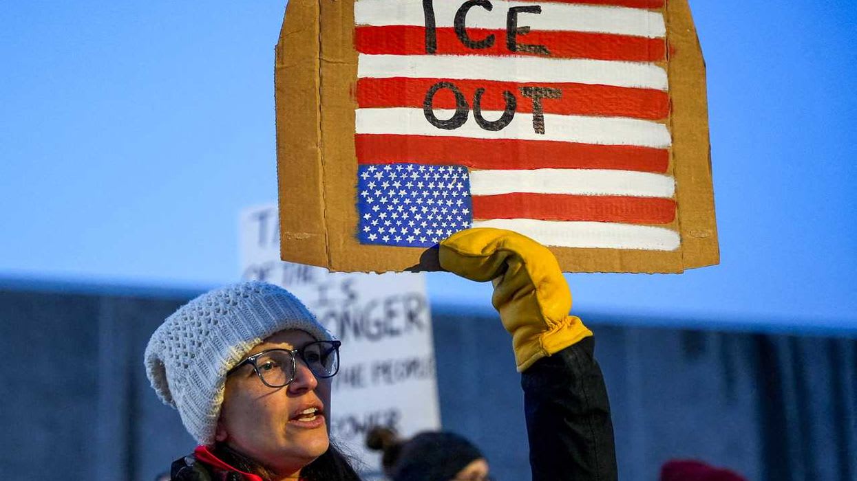 Conservative former judge admits ICE agent 'should be' charged with the ...