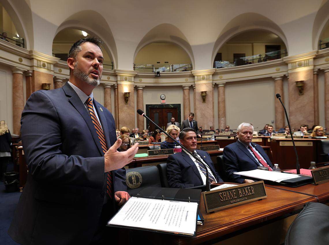 KY legislator files bill to ban immigrant citizens from holding local ...