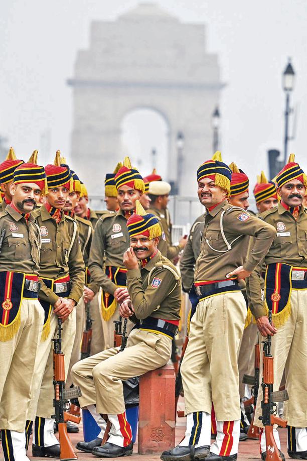 Delhi immersed in patriotic spirit as Republic Day rehearsals gather ...