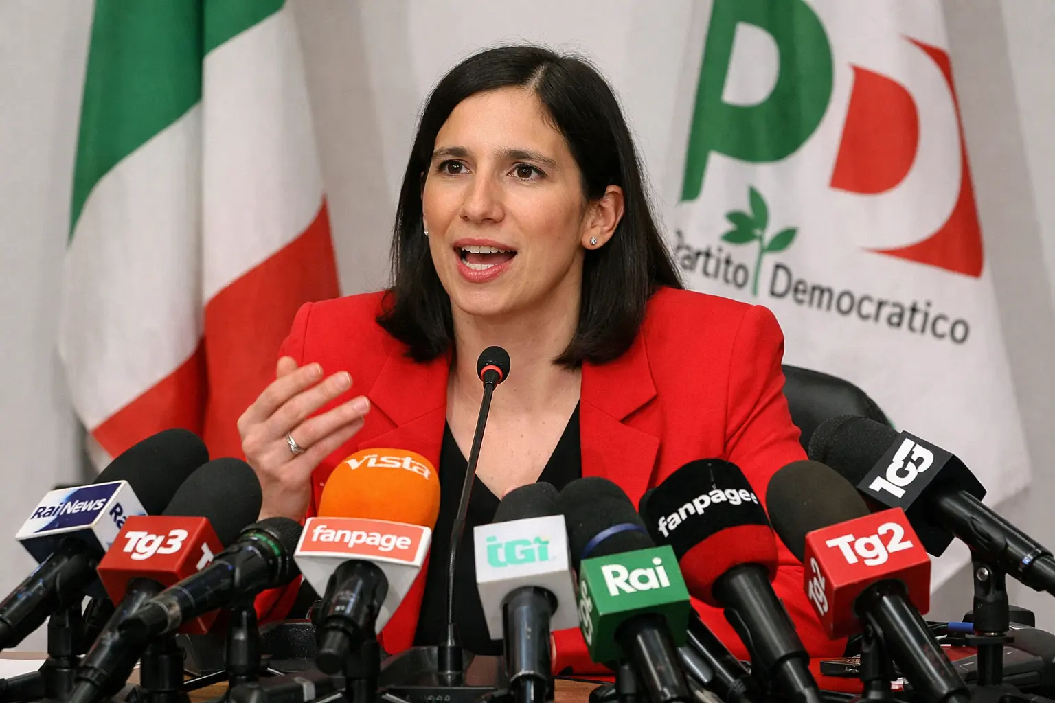 Schlein attacca Meloni: “Nessuna risposta su sanità, caro vita e scuola”