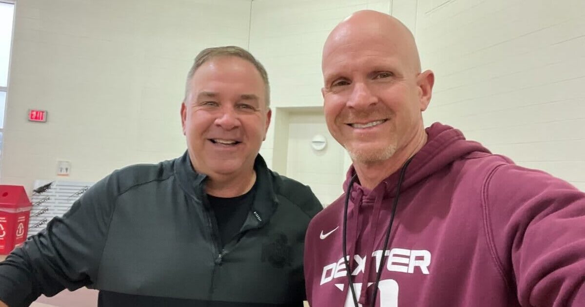 Phil Jacobs announces resignation after 9 seasons as head football ...