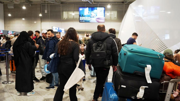 Καταργούνται οι σφραγίδες στα ταξίδια εντός Ευρώπης - Τι αλλάζει με τα ...