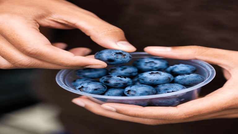 I Ate Blueberries Every Day for a Week Heres What Happened to My Body ...