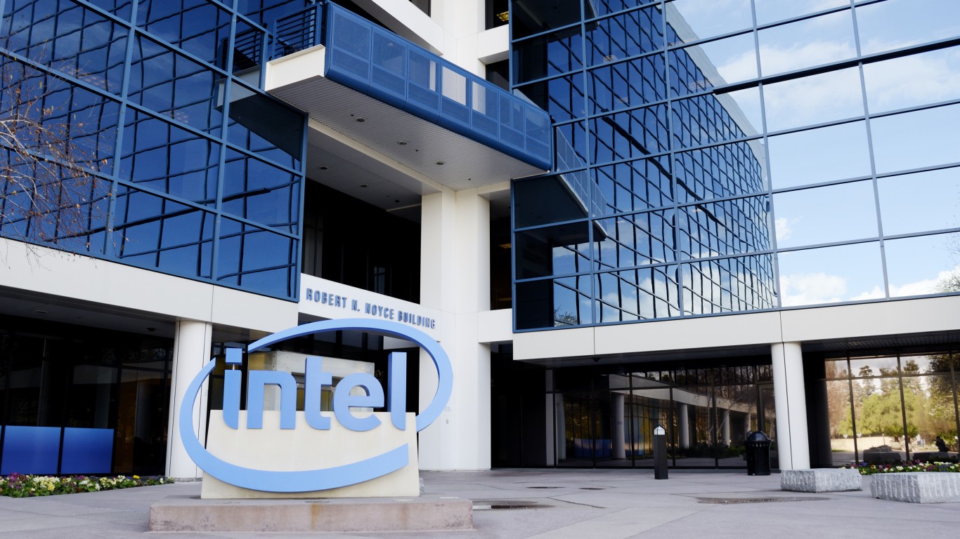 Intel had an impressive showing at CES 2026—time to buy?
