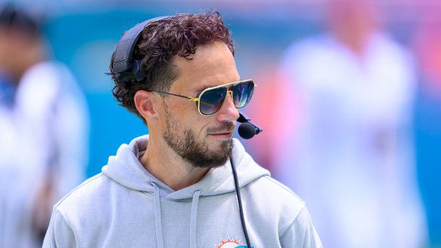 AP source: Dolphins hiring Packers’ Jon-Eric Sullivan as general manager