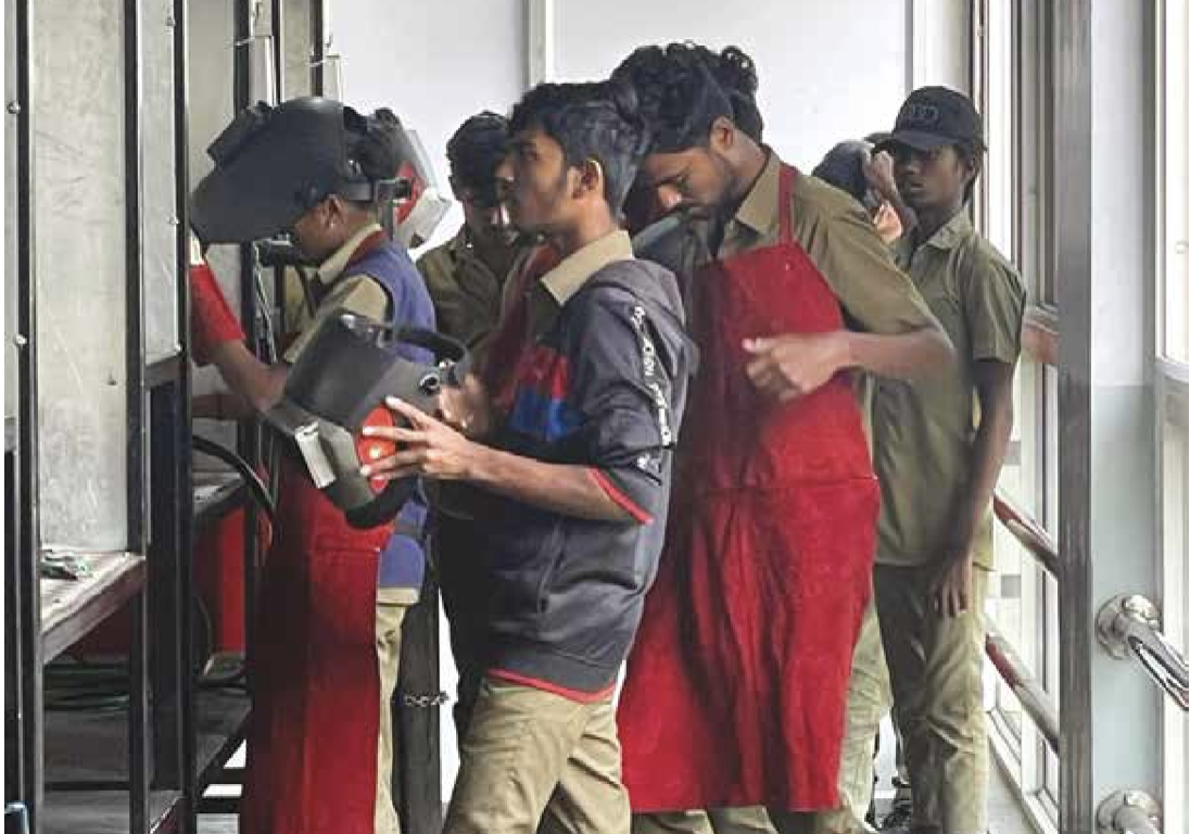 ‘11111111111’ as bank account, abcd@gmail.com emails, duplicate photos ...