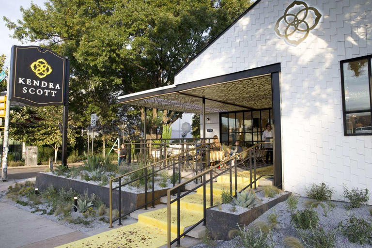 Kendra Scott opens first airport store at Austin-Bergstrom ...