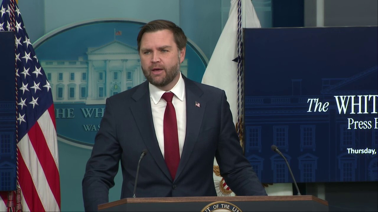 JD Vance unleashes on Tim Walz following fatal Minneapolis shooting