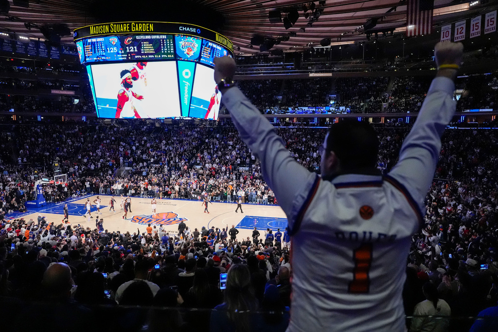 ESPN's regular-season NBA games averaging 2.6 million viewers through ...